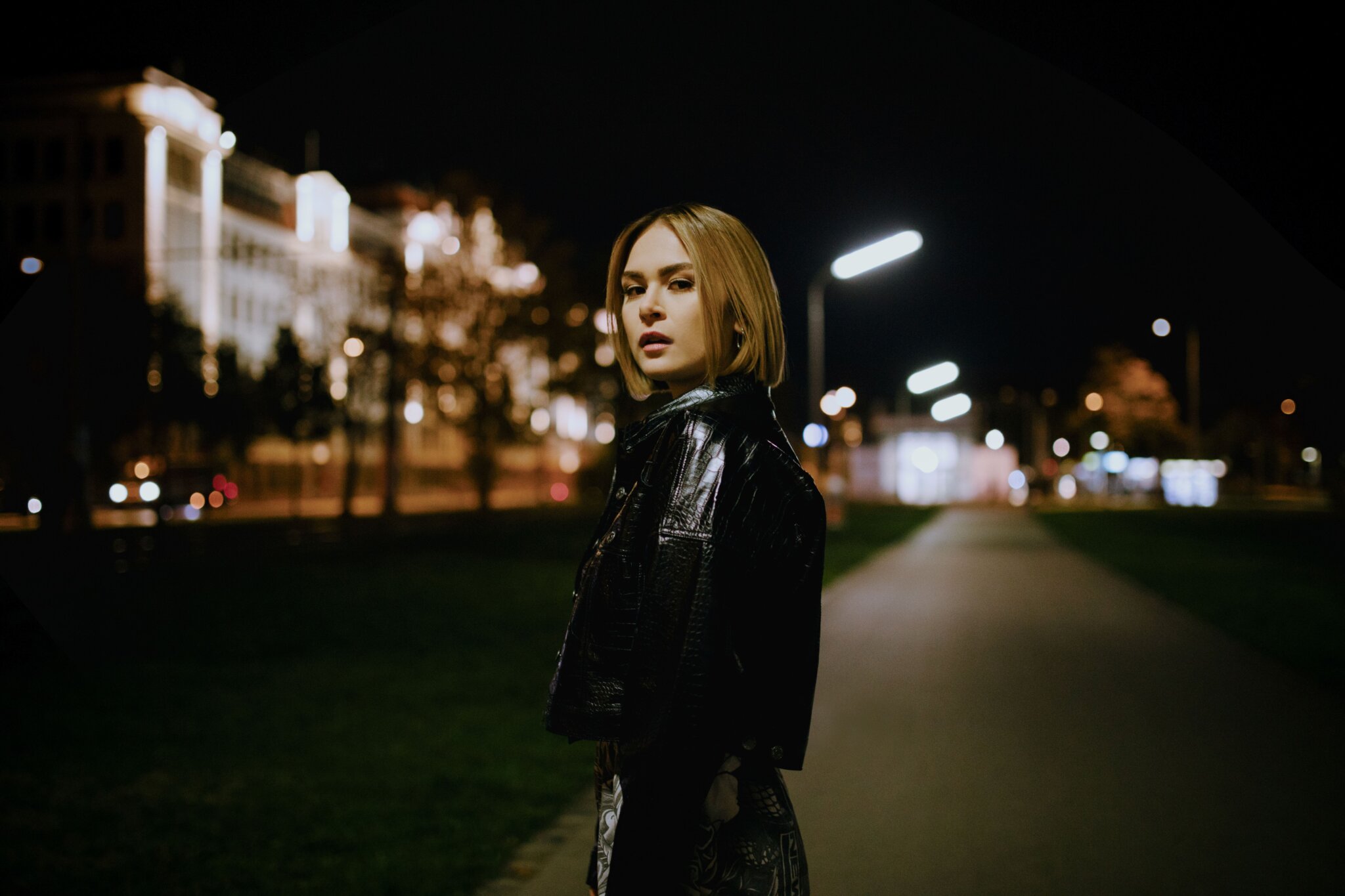 Mathea - Video zu "Nur Noch Eine Zahl" und Release der Akustik-Version ...