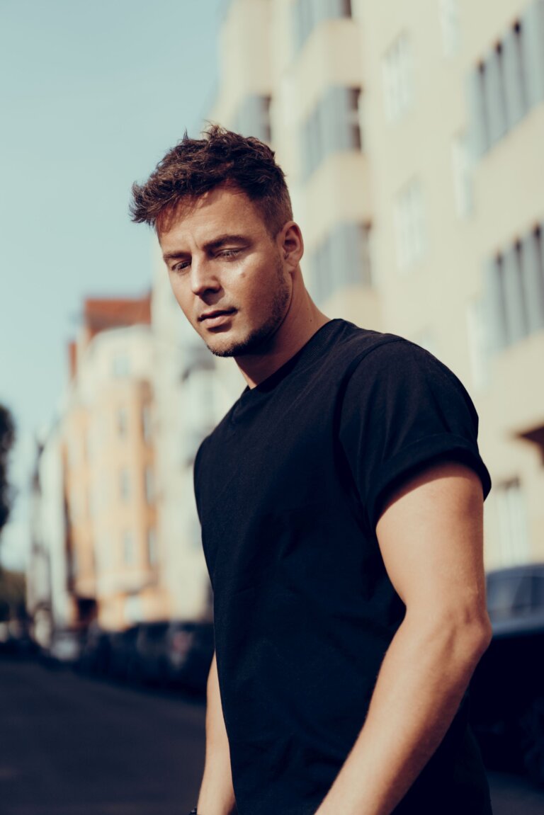 KNAPPE - "TSCHAU" (Single + offizielles Video) - POP-HIMMEL.de