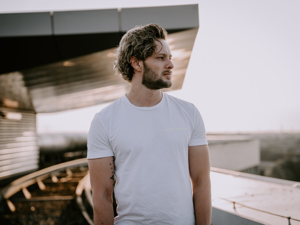 Madism & Kigali - “Tell Me“ (Single + offizielles Video) - POP-HIMMEL.de