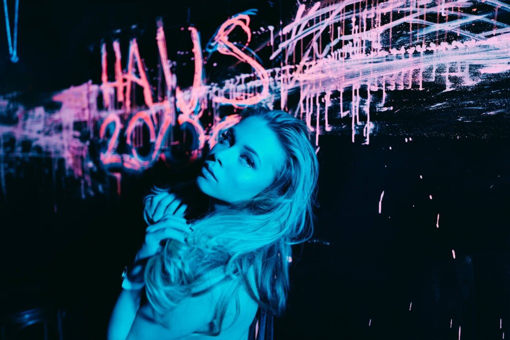 Kris Kross Amsterdam x Kati K x Gregor Hägele - "Rückwärtsgang" (Single ...