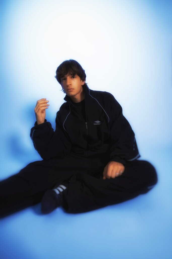 NOAH LEVI - "555" (Album) - POP-HIMMEL.de