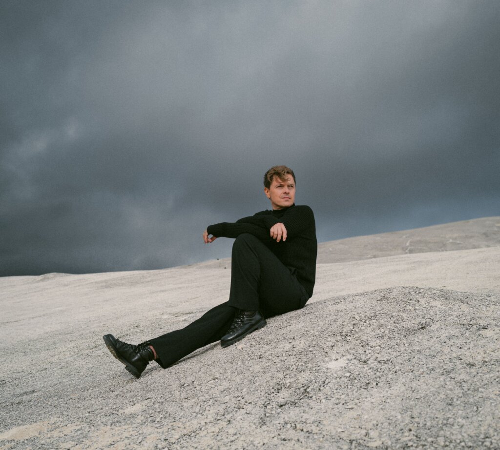 Michael Patrick Kelly feat. Rakim - "Wonders" (Single + offizielles Video) - POP-HIMMEL.de