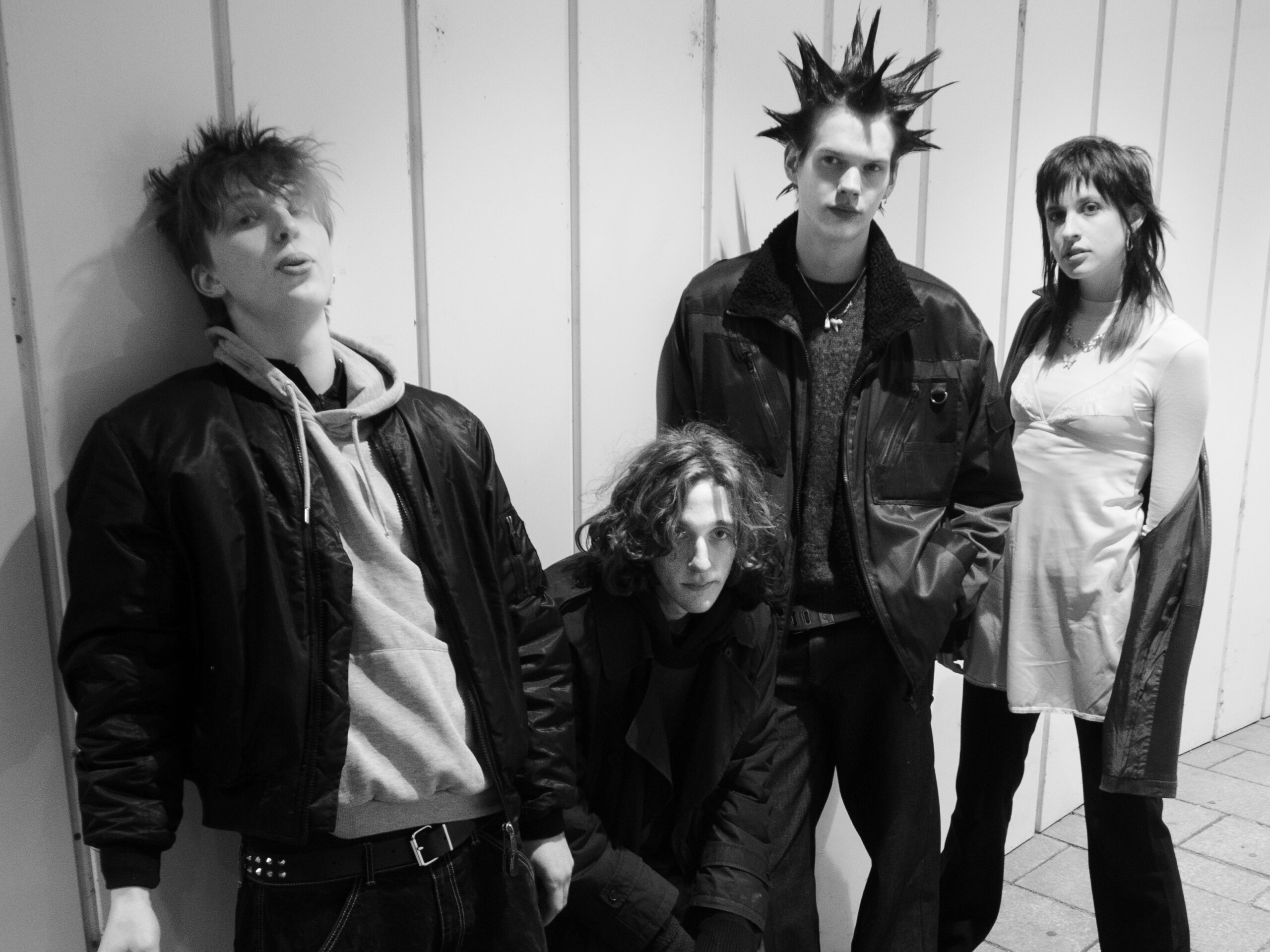 Leftovers - "Es Tut Weh" (Single) - POP-HIMMEL.de