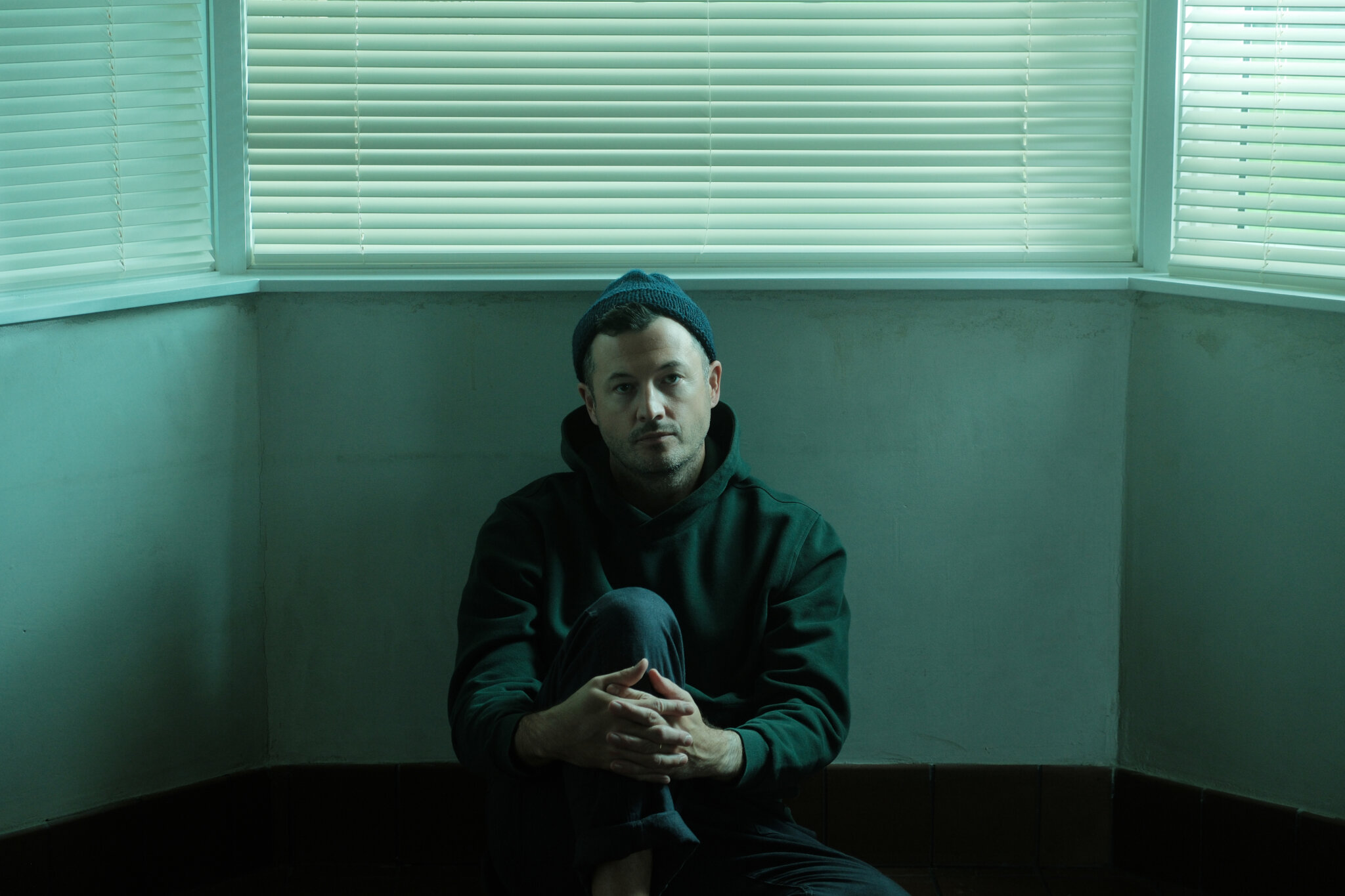 SYML - "NOBODY LIVES HERE" (Album - VÖ: 04.04.2025) // Single "Careful ...