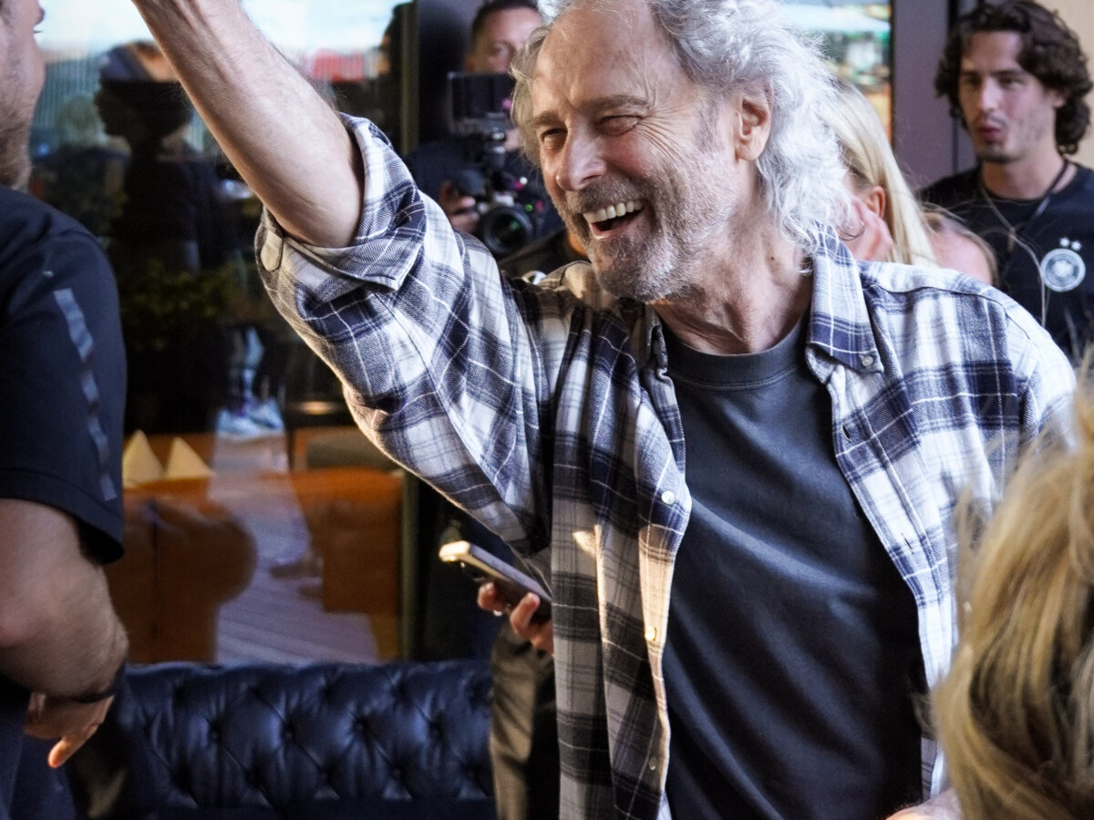 Apache 207 - "Miami" (Single + offizielles Video) - POP-HIMMEL.de